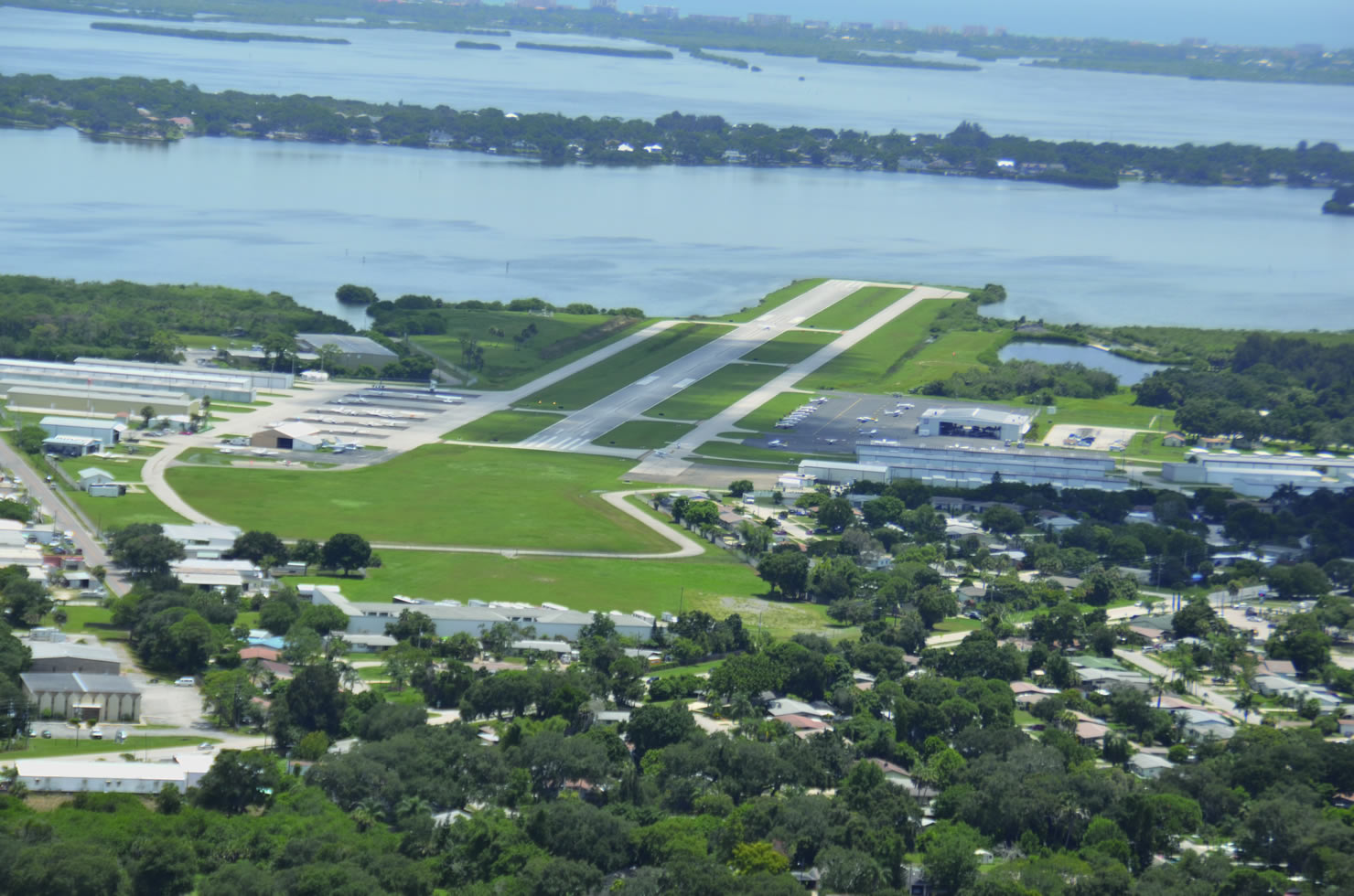 Plane Talk interviews with students of 2FLY – 2FLY Airborne